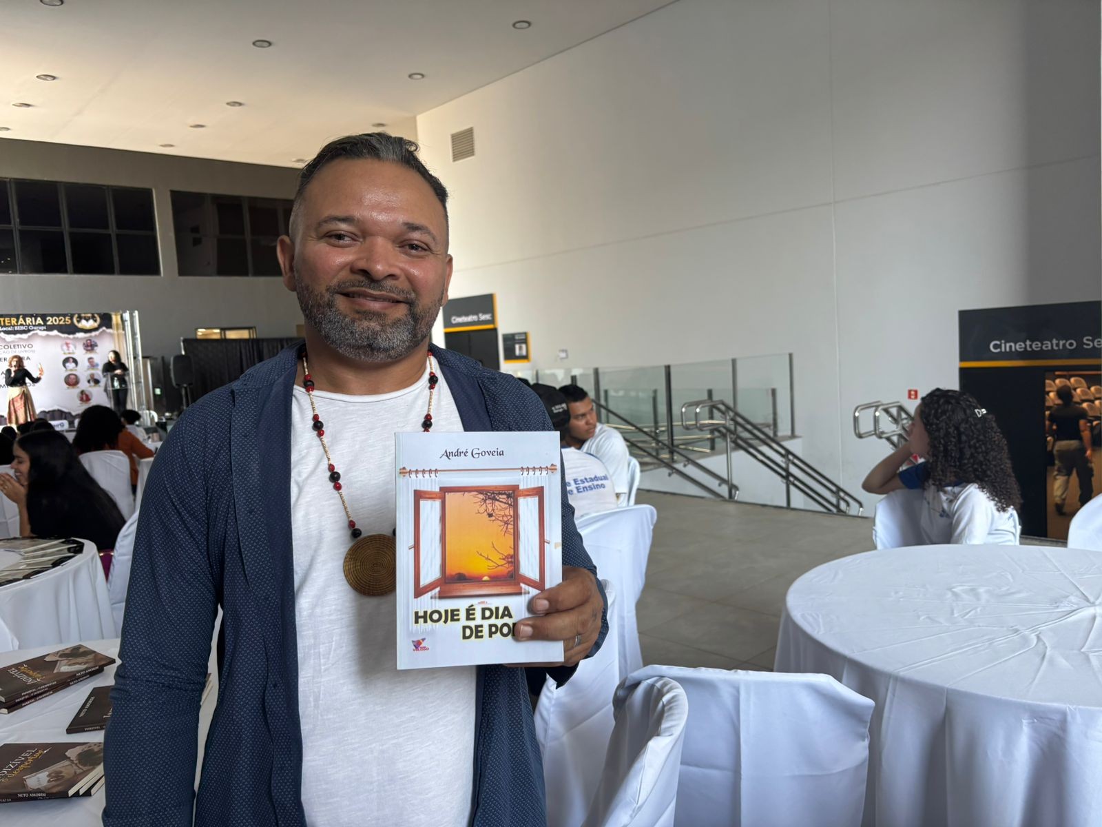 Professor André Goveia lança livro e recebe homenagem em Gurupi | Radar ...